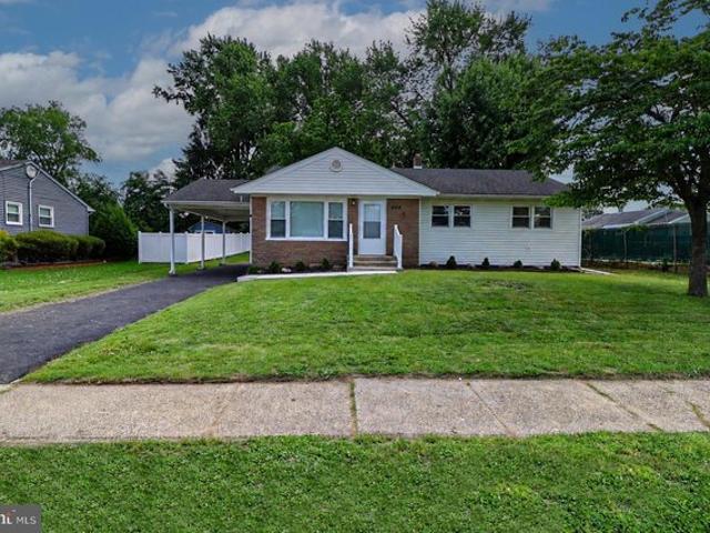 402 Pennington Dr Unit 200, Westampton, NJ 08060