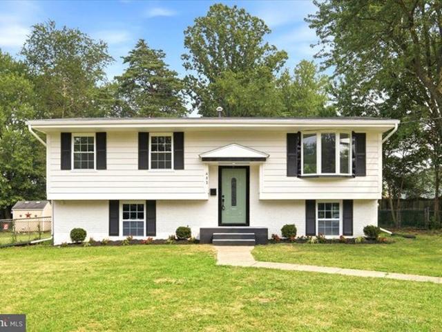 402 Pickett Ln, Herndon, VA 20170
