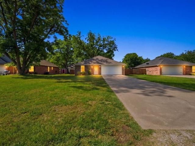 402 Robertson St, Collinsville, TX 76233