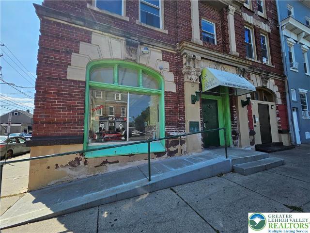 402 Ridge Avenue