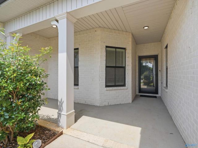 402 Ripple Lake Drive SW