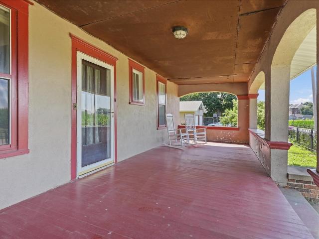 402 W 3rd Street