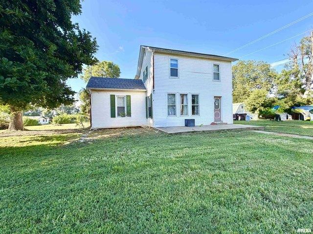 402 W Walnut St, Griggsville, IL 62340