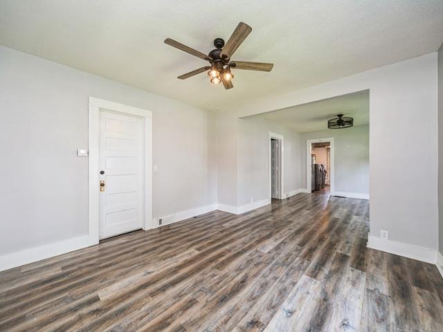 402 W Ashland Avenue