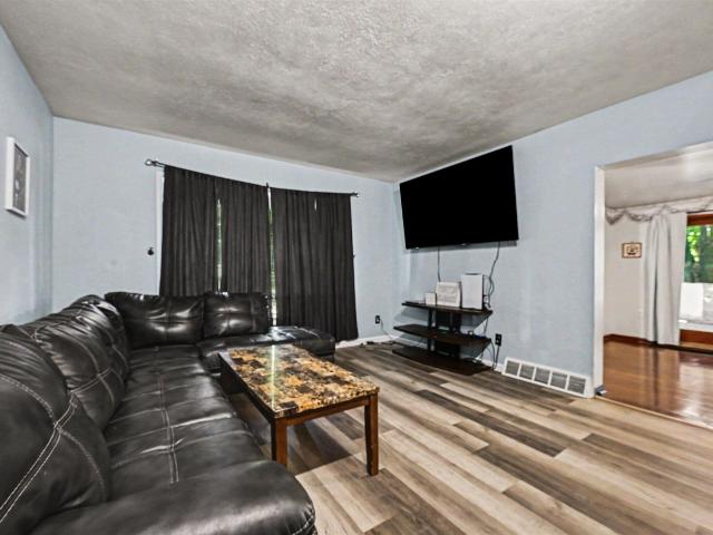 402 W Broadway Street