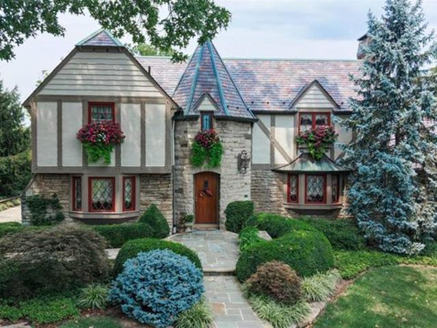 402 W Cliff Ln, Cincinnati, OH 45220