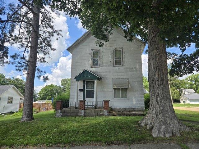 402 W Dixon St, Polo, IL 61064