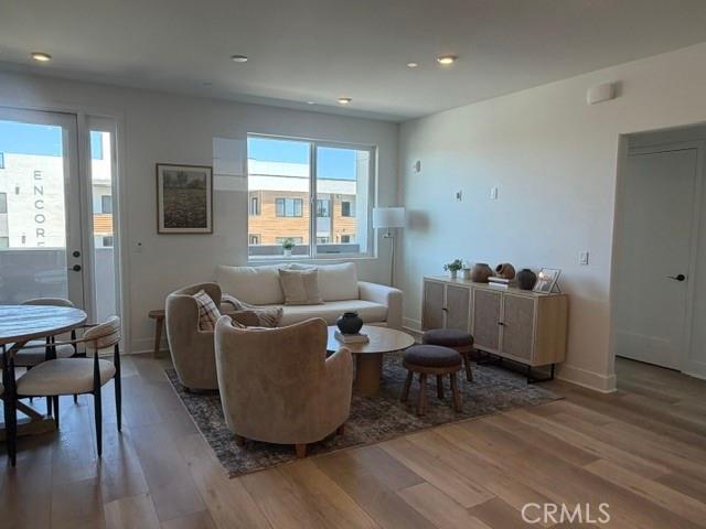 402 W Grand