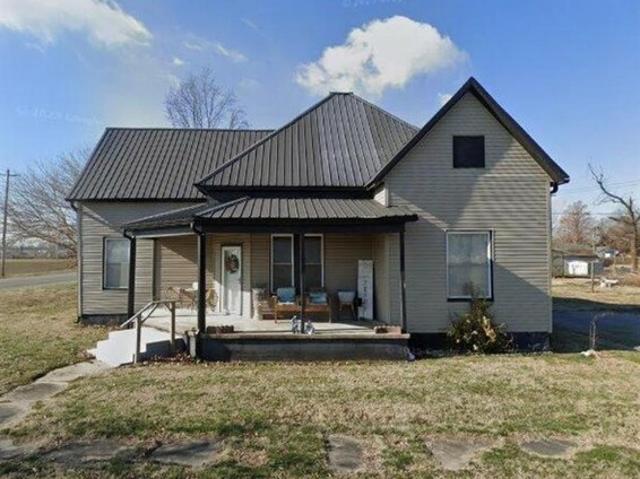 402 W Murray Ln, Sikeston, MO 63801