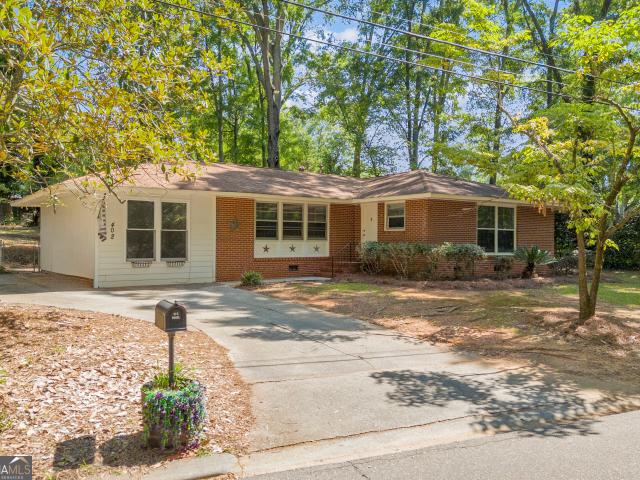 402 Woodland Road