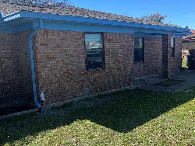 402 Thompson Dr, Bay City, TX 77414 | MLS #82593 | Compass