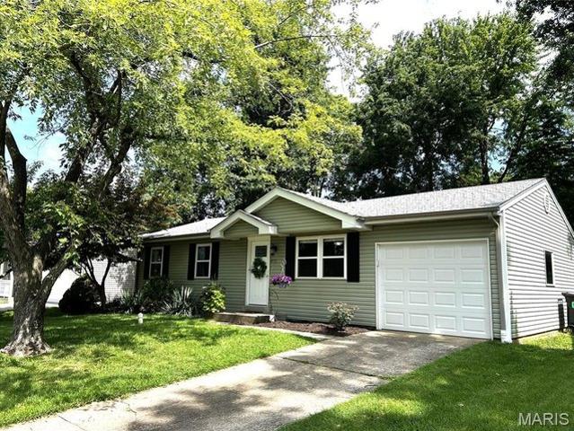 4035 Mary Ridge Ln, Saint Charles, MO 63304
