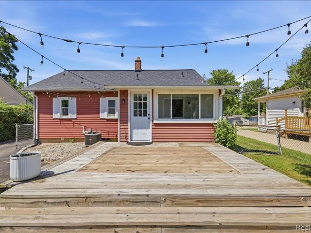 4035 Island Park Drive