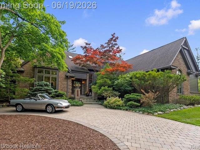 40360 Harmony Ln, Northville Township, MI 48167