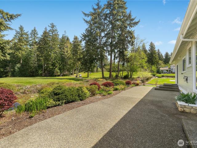 4036 Campus Green Drive NE