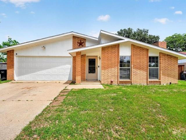 4036 Seven Gables St, Fort Worth, TX 76133