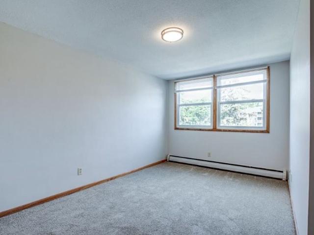 4036 37th Ave. N Windsor Court 2 Bedroom Apartment for Rent at 4036 37th Ave N, Robbinsdale, MN 55422