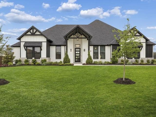 4037 Lagos Dr, Midlothian, TX 76065