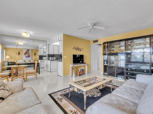4037 Swansea B Deerfield Beach, Unit 4037, Deerfield Beach, FL 33442 | MLS #F10543 | Compass