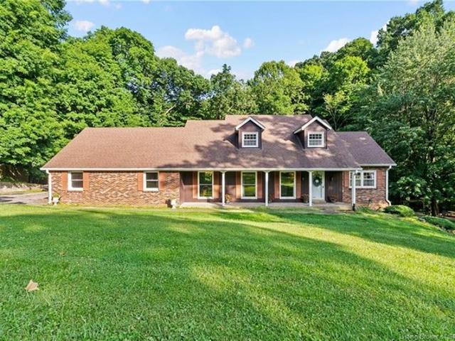 4037 Tanglewood Dr, Floyds Knobs, IN 47119