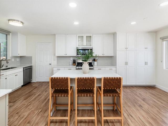 4037 Vista Calaveras Street
