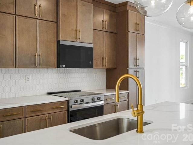 4038 Sophia Dr, Charlotte, NC 28217