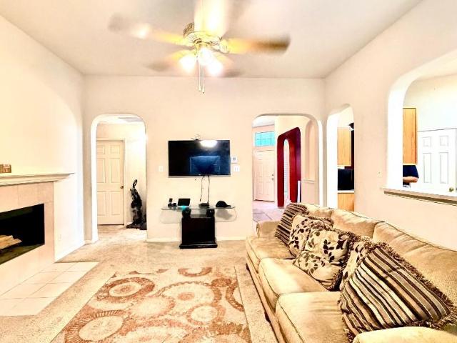 4039 Hawthorn Glen