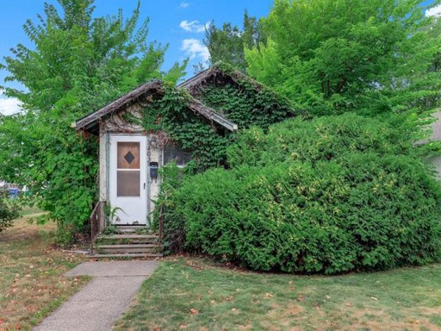 4039 Upton Ave N, Minneapolis, MN 55412