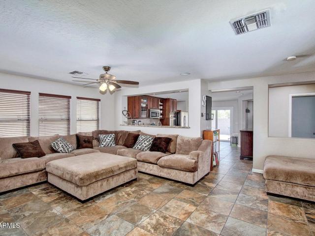40301 W PEGGY Court