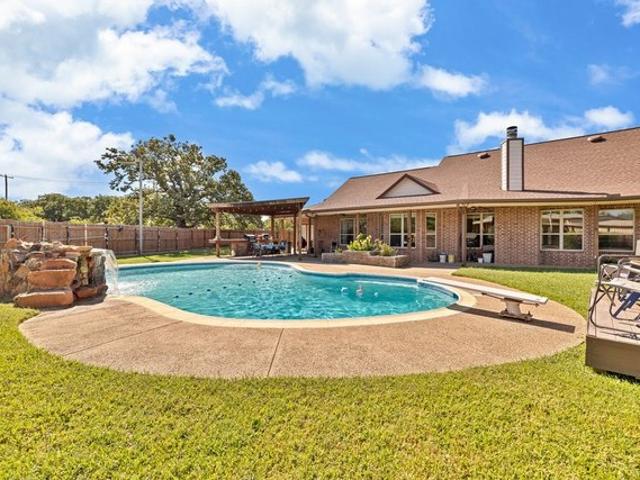 4031 Burleson Retta Rd, Burleson, TX 76028