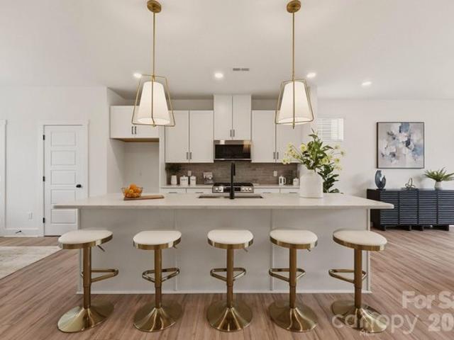 4031 Bass River Pkwy, Charlotte, NC 28217