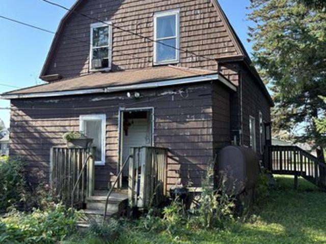 4031 E 2nd St, Superior, WI 54880