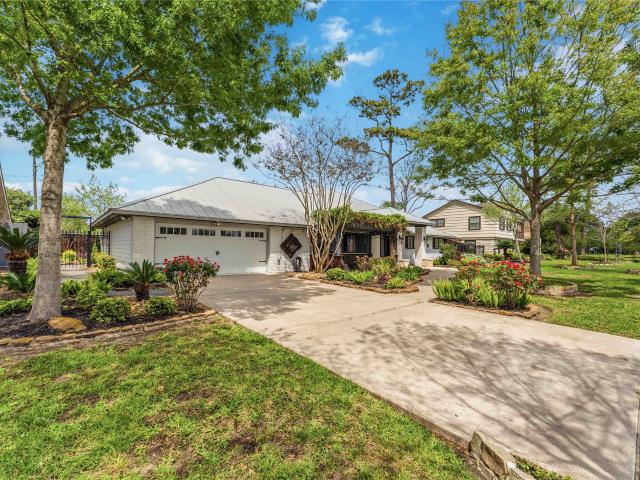 4031 Fernwood Drive