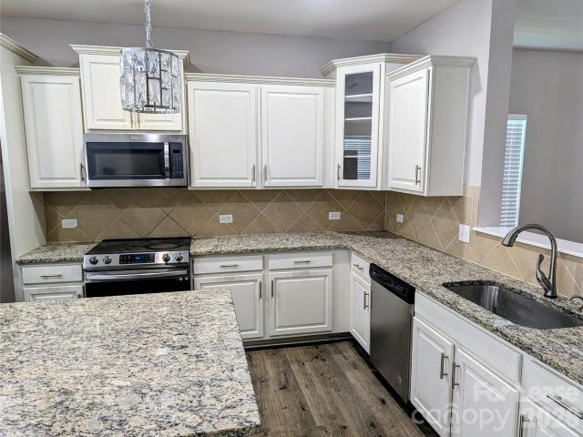 4031 Huntley Glen Drive