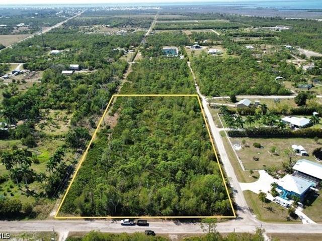 4031 Pinetree Blvd, Saint James City, FL 33956