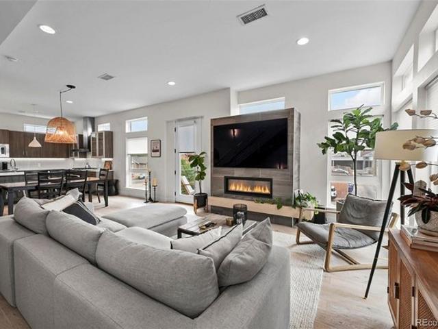 4031 W Conejos Pl, Denver, CO 80204