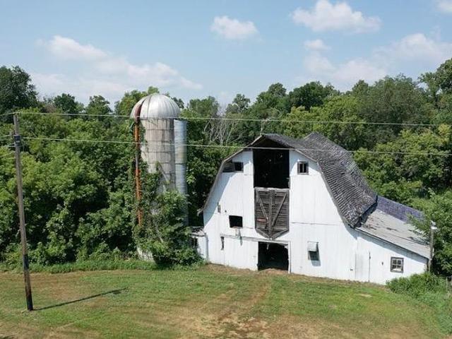 40328 Long Lake Road
