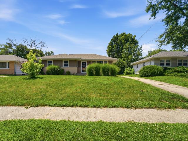 4032 Manor Lane