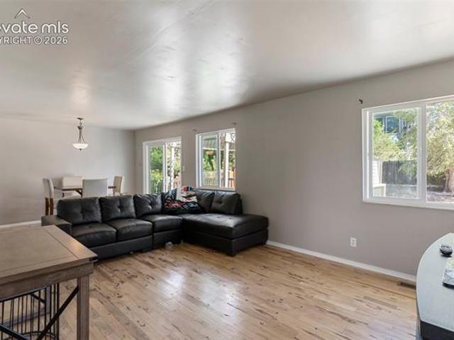 4032 Valley Drive