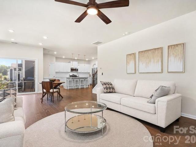 4032 Whipcord Dr, Waxhaw, NC 28173