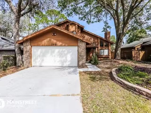 40332896 248 Hunters Point Trail