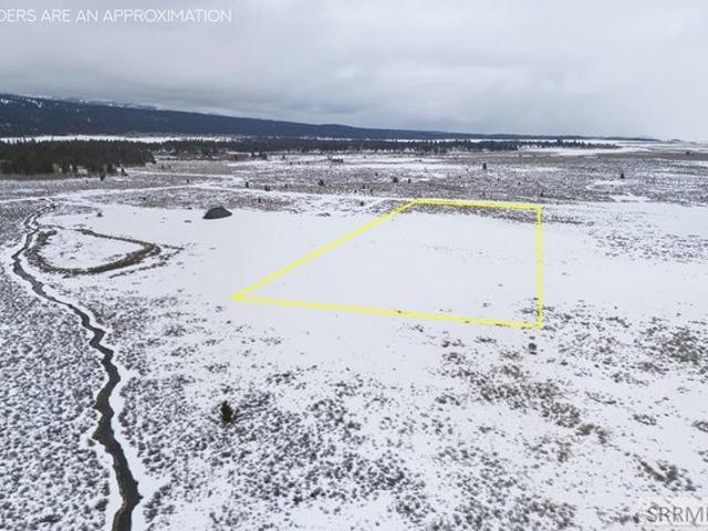 4033 Brooks Blaze Ln, Island Park, ID 83429