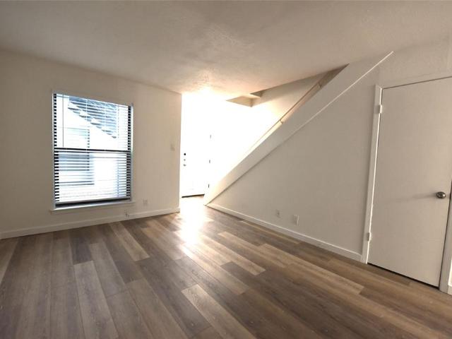 4033 Gilbert Avenue # 104