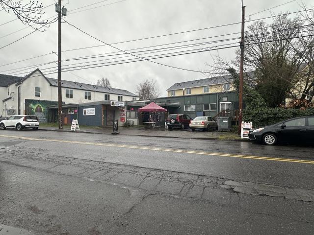 4033 se milwaukie ave