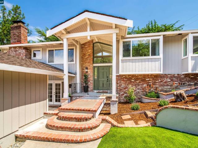4033 Valente Dr