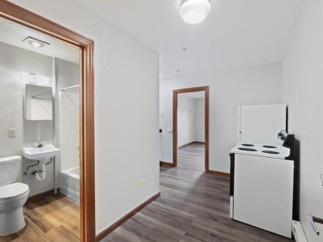 403 1/2 Garfield St S, Studio, 1 full bath