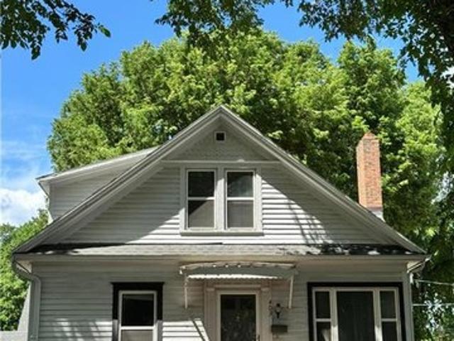 403 14th St S, Fargo, ND 58103