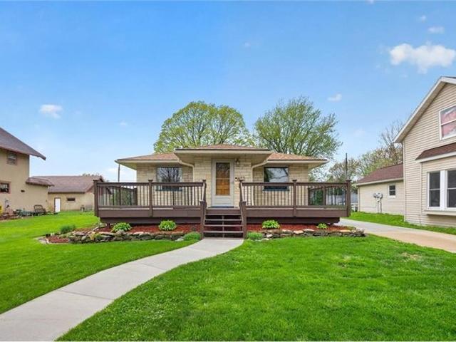 403 2nd Ave NW, Kasson, MN 55944