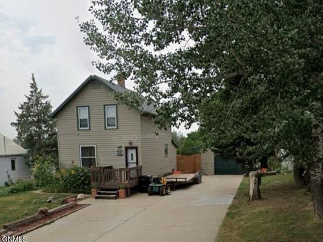 403 4th St NE, Belfield, ND 58622