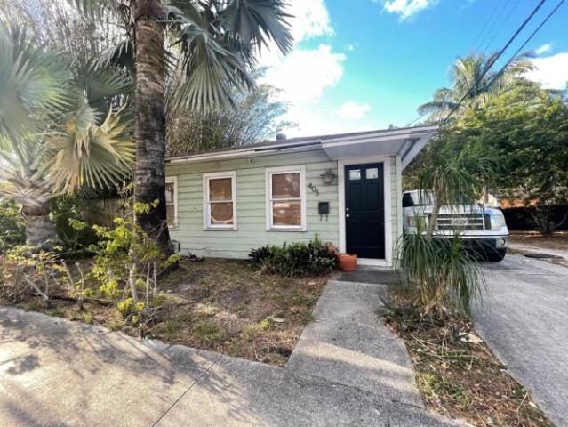 403 8th Ave S, Lake Worth Beach, FL 33460